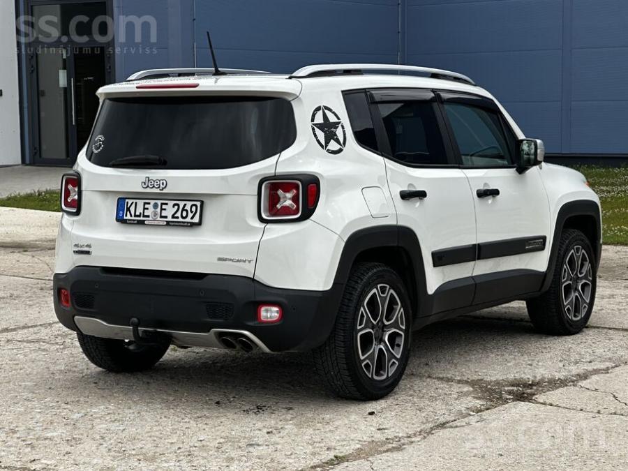 White Jeep Renegade 2015 in Riga, with an engine capacity of 2.00 L and mileage of 167 thousand km for 9499 €, photo 10 on AUTOMOTO.COM.LV