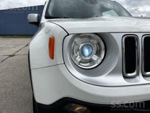 White Jeep Renegade 2015 in Riga, with an engine capacity of 2.00 L and mileage of 167 thousand km for 9499 €, photo 12 on AUTOMOTO.COM.LV