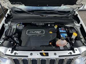 White Jeep Renegade 2015 in Riga, with an engine capacity of 2.00 L and mileage of 167 thousand km for 9499 €, photo 13 on AUTOMOTO.COM.LV