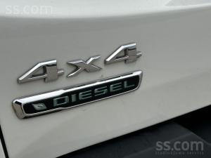 White Jeep Renegade 2015 in Riga, with an engine capacity of 2.00 L and mileage of 167 thousand km for 9499 €, photo 17 on AUTOMOTO.COM.LV