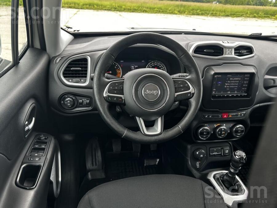 White Jeep Renegade 2015 in Riga, with an engine capacity of 2.00 L and mileage of 167 thousand km for 9499 €, photo 26 on AUTOMOTO.COM.LV
