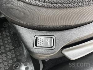 White Jeep Renegade 2015 in Riga, with an engine capacity of 2.00 L and mileage of 167 thousand km for 9499 €, photo 27 on AUTOMOTO.COM.LV
