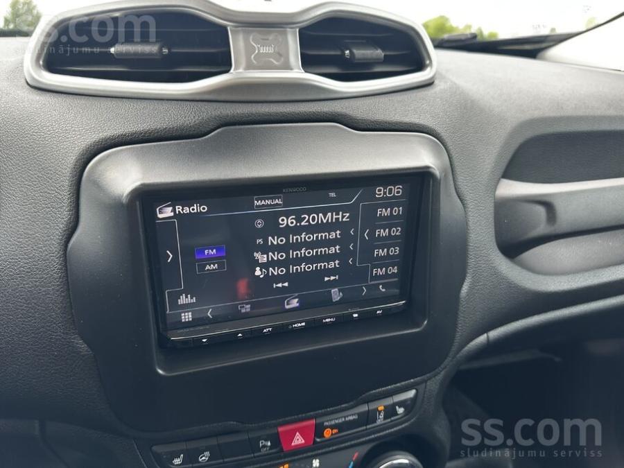 White Jeep Renegade 2015 in Riga, with an engine capacity of 2.00 L and mileage of 167 thousand km for 9499 €, photo 30 on AUTOMOTO.COM.LV