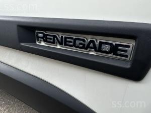 White Jeep Renegade 2015 in Riga, with an engine capacity of 2.00 L and mileage of 167 thousand km for 9499 €, photo 33 on AUTOMOTO.COM.LV