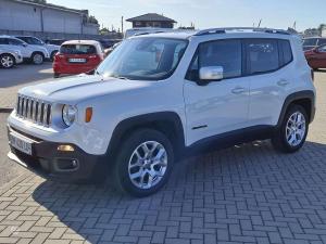 Balts Jeep Renegade 2015 Tauragė, ar dzinēja tilpumu 1.60 L un nobraukumu 142 tūkst. km par 6300 €, foto  vietnē AUTOMOTO.COM.LV