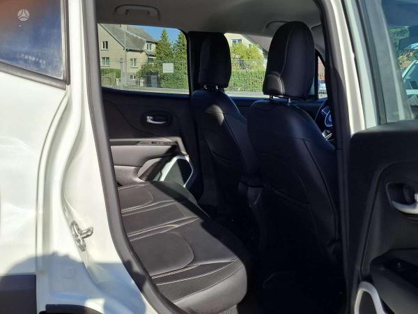 Balts Jeep Renegade 2015 Tauragė, ar dzinēja tilpumu 1.60 L un nobraukumu 142 tūkst. km par 6300 €, foto 9 vietnē AUTOMOTO.COM.LV