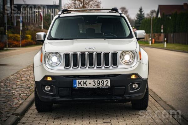 White Jeep Renegade 2016 in Riga, with an engine capacity of 2.00 L and mileage of 0 thousand km for 10990 €, photo 2 on AUTOMOTO.COM.LV