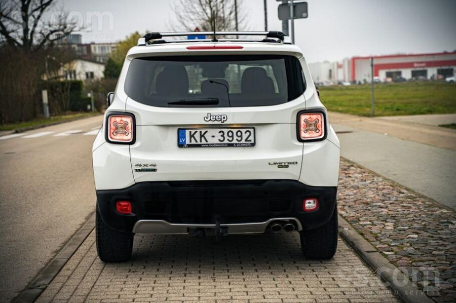 White Jeep Renegade 2016 in Riga, with an engine capacity of 2.00 L and mileage of 0 thousand km for 10990 €, photo 5 on AUTOMOTO.COM.LV
