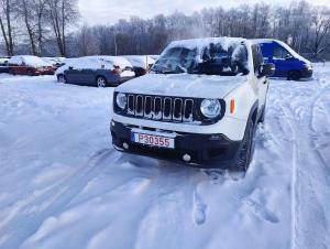 Balts Jeep Renegade 2017 Tauragė, ar dzinēja tilpumu 1.96 L un nobraukumu 295 tūkst. km par 5600 €, foto  vietnē AUTOMOTO.COM.LV