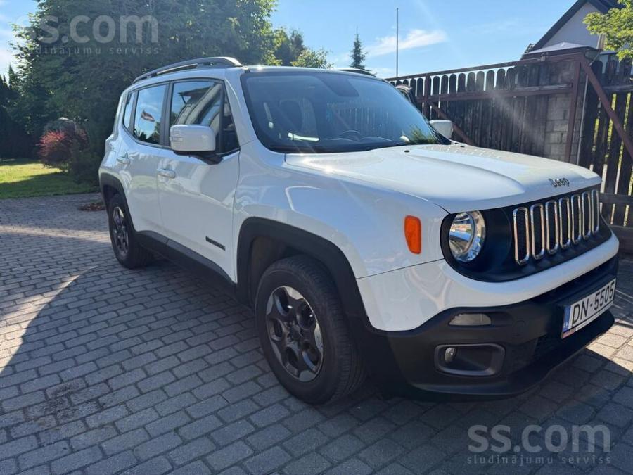 White Jeep Renegade 2017 in Riga, with an engine capacity of 1.30 L and mileage of 67 thousand km for 12000 €, photo 1 on AUTOMOTO.COM.LV