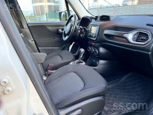 White Jeep Renegade 2017 in Jelgava, with an engine capacity of 1.60 L and mileage of 200 thousand km for 9995 €, photo 12 on AUTOMOTO.COM.LV