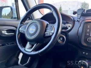White Jeep Renegade 2017 in Jelgava, with an engine capacity of 1.60 L and mileage of 200 thousand km for 9995 €, photo 16 on AUTOMOTO.COM.LV