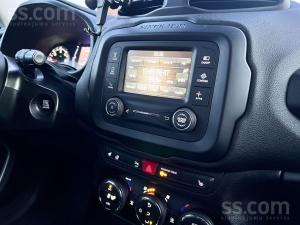 White Jeep Renegade 2017 in Jelgava, with an engine capacity of 1.60 L and mileage of 200 thousand km for 9995 €, photo 21 on AUTOMOTO.COM.LV