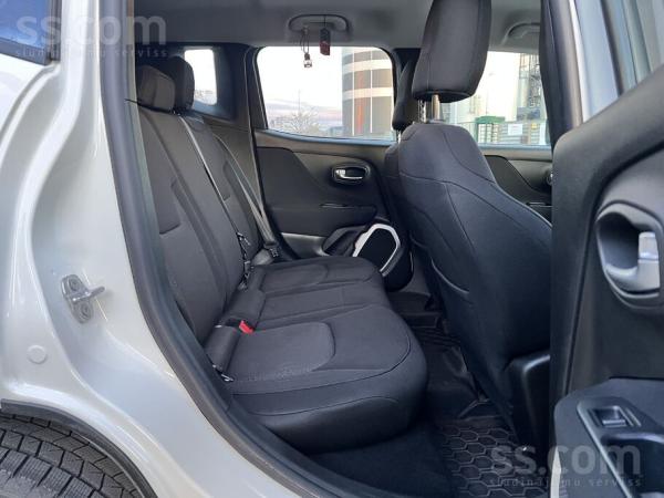 Jeep Renegade 2017 Jelgava vietnē Balts Jeep Renegade 2017 Jelgava, ar dzinēja tilpumu 1.60 L un nobraukumu 200 tūkst. km par 9995 €, foto 9 vietnē AUTOMOTO.COM.LV