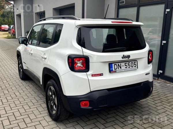 Balts Jeep Renegade 2017 Rīga, ar dzinēja tilpumu 1.40 L un nobraukumu 70 tūkst. km par 9500 €, foto 5 vietnē AUTOMOTO.COM.LV