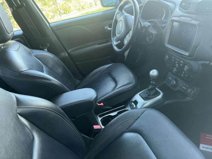 White Jeep Renegade 2018 in Taurage, with an engine capacity of 1.96 L and mileage of 102 thousand km for 5800 €, photo 7 on AUTOMOTO.COM.LV