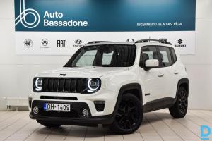 White Jeep Renegade 2021 in Riga, with an engine capacity of 1.30 L and mileage of 45 thousand km for 15990 €, photo  on AUTOMOTO.COM.LV