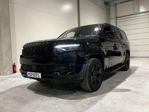 Black Jeep Wagoneer 2022 in Klaipeda, with an engine capacity of 5.65 L and mileage of 37 thousand km for 53966 €, photo 1 on AUTOMOTO.COM.LV