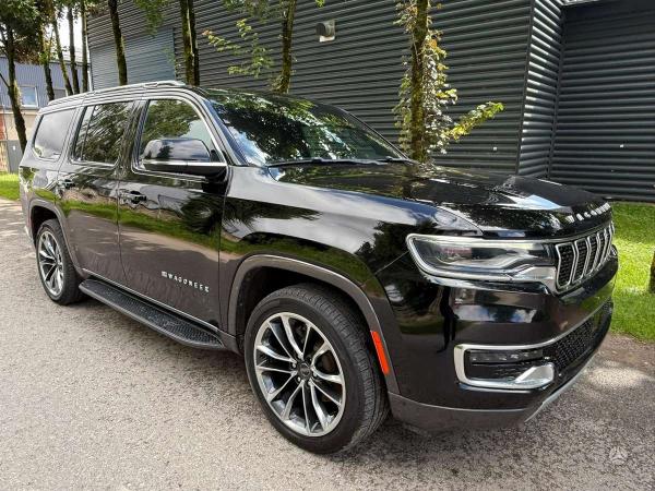 Melns Jeep Wagoneer 2022 Kauņa, ar dzinēja tilpumu 5.65 L un nobraukumu 115 tūkst. km par 33900 €, foto 1 vietnē AUTOMOTO.COM.LV