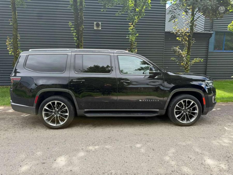 Melns Jeep Wagoneer 2022 Kauņa, ar dzinēja tilpumu 5.65 L un nobraukumu 115 tūkst. km par 33900 €, foto 6 vietnē AUTOMOTO.COM.LV