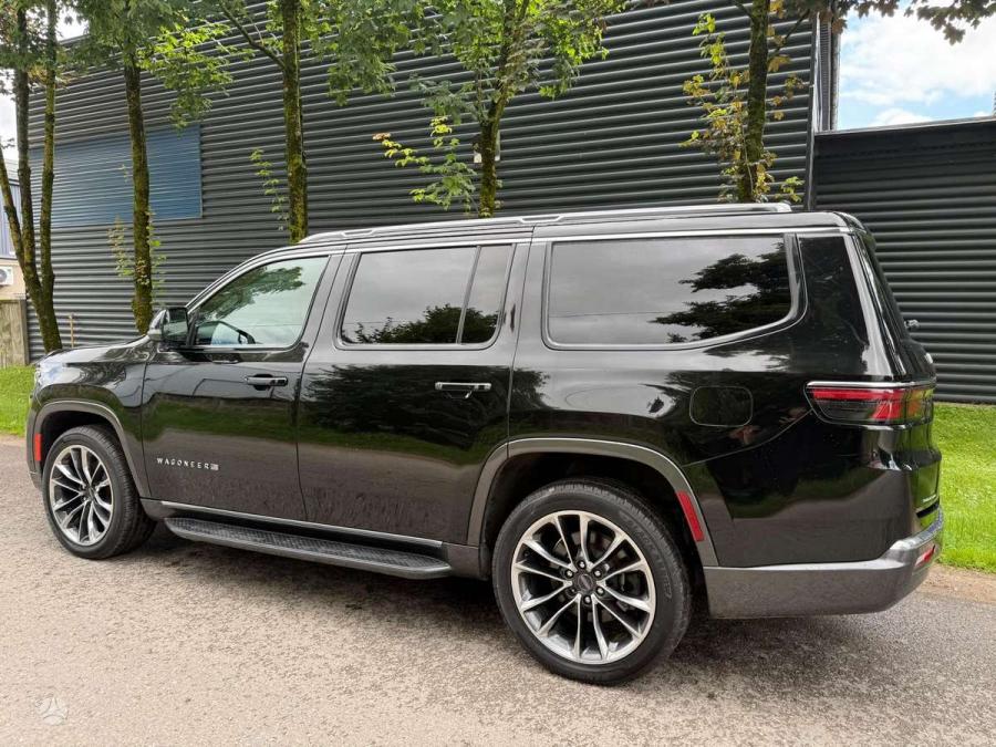 Melns Jeep Wagoneer 2022 Kauņa, ar dzinēja tilpumu 5.65 L un nobraukumu 115 tūkst. km par 33900 €, foto 7 vietnē AUTOMOTO.COM.LV