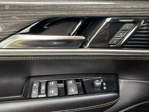Melns Jeep Wagoneer 2022 Kauņa, ar dzinēja tilpumu 5.65 L un nobraukumu 115 tūkst. km par 33900 €, foto 13 vietnē AUTOMOTO.COM.LV