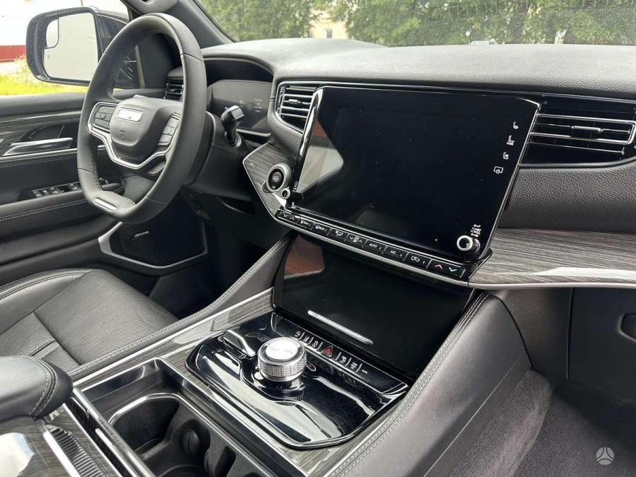 Melns Jeep Wagoneer 2022 Kauņa, ar dzinēja tilpumu 5.65 L un nobraukumu 115 tūkst. km par 33900 €, foto 20 vietnē AUTOMOTO.COM.LV