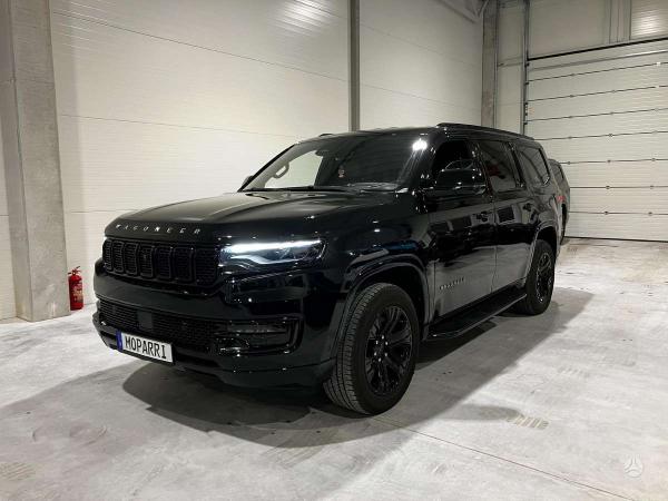 Melns Jeep Wagoneer 2023 Klaipėda, ar dzinēja tilpumu 5.65 L un nobraukumu 37 tūkst. km par 53966 €, foto 1 vietnē AUTOMOTO.COM.LV