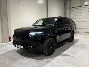Melns Jeep Wagoneer 2023 Klaipėda, ar dzinēja tilpumu 5.65 L un nobraukumu 37 tūkst. km par 53966 €, foto  vietnē AUTOMOTO.COM.LV