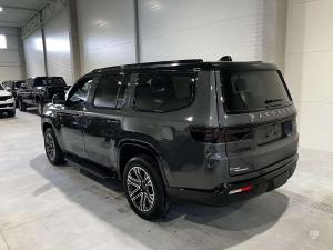 Grey Jeep Wagoneer 2022 in Klaipeda, with an engine capacity of 5.65 L and mileage of 59 thousand km for 46585 €, photo 4 on AUTOMOTO.COM.LV