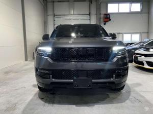 Grey Jeep Wagoneer 2022 in Klaipeda, with an engine capacity of 5.65 L and mileage of 59 thousand km for 46585 €, photo 6 on AUTOMOTO.COM.LV