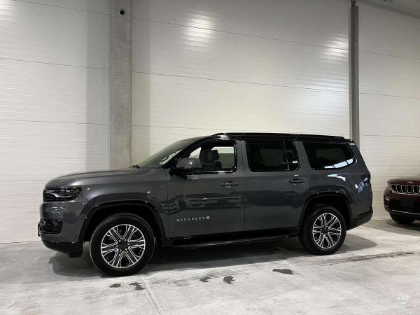 Grey Jeep Wagoneer 2022 in Klaipeda, with an engine capacity of 5.65 L and mileage of 59 thousand km for 46585 €, photo 6 on AUTOMOTO.COM.LV