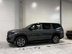Grey Jeep Wagoneer 2022 in Klaipeda, with an engine capacity of 5.65 L and mileage of 59 thousand km for 46585 €, photo 7 on AUTOMOTO.COM.LV