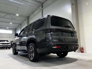 Grey Jeep Wagoneer 2022 in Klaipeda, with an engine capacity of 5.65 L and mileage of 59 thousand km for 46585 €, photo 8 on AUTOMOTO.COM.LV