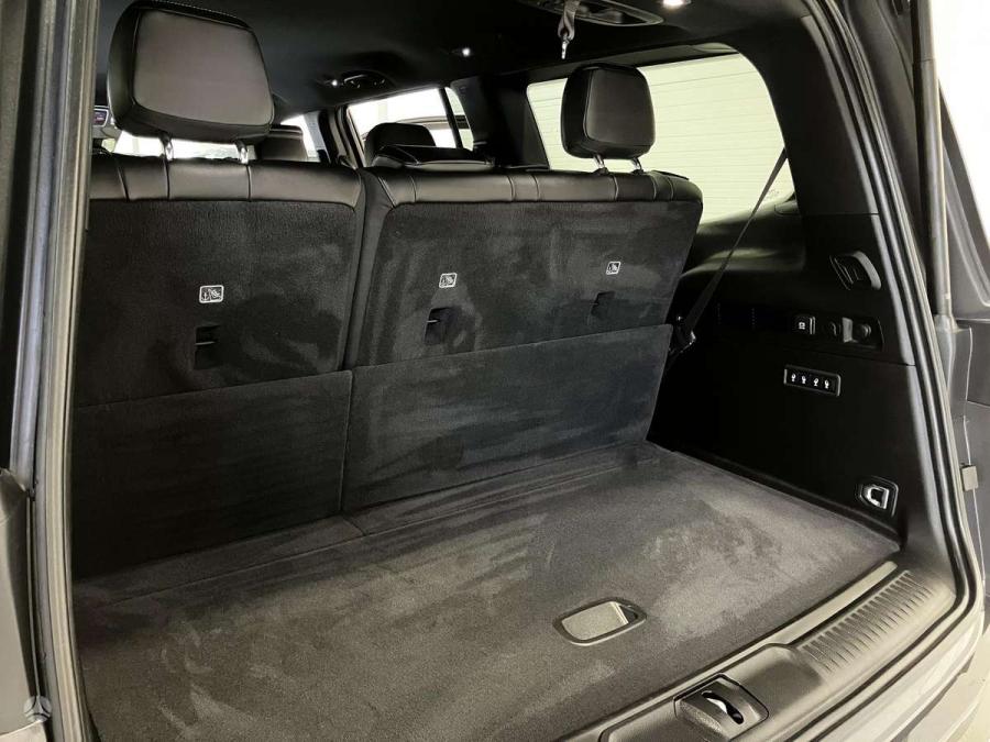 Grey Jeep Wagoneer 2022 in Klaipeda, with an engine capacity of 5.65 L and mileage of 59 thousand km for 46585 €, photo 26 on AUTOMOTO.COM.LV