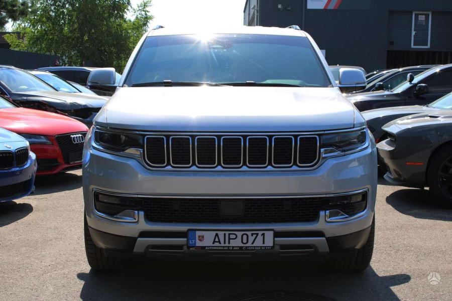 Серый Джип Wagoneer 2022 в Вильнюс, объемом двигателя 5.65 л и пробегом 131 тыс. км за 42900 €, фото 3 на AUTOMOTO.COM.LV