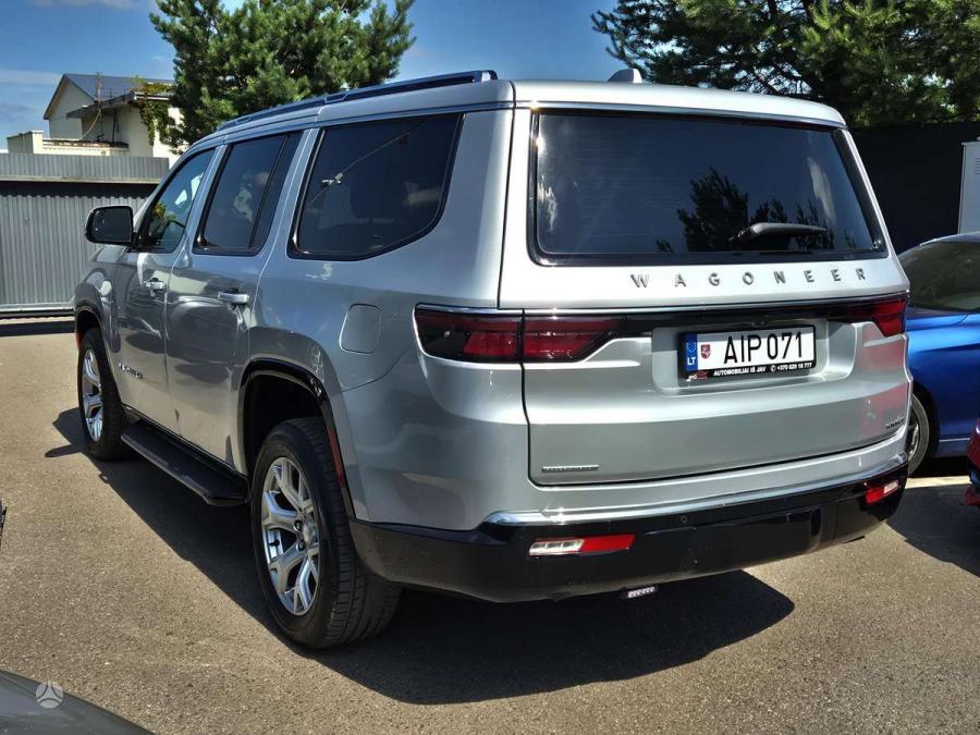 Серый Джип Wagoneer 2022 в Вильнюс, объемом двигателя 5.65 л и пробегом 131 тыс. км за 42900 €, фото 5 на AUTOMOTO.COM.LV