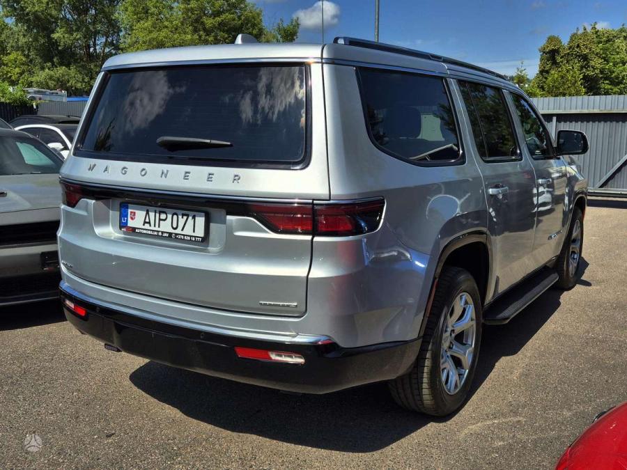 Серый Джип Wagoneer 2022 в Вильнюс, объемом двигателя 5.65 л и пробегом 131 тыс. км за 42900 €, фото 7 на AUTOMOTO.COM.LV
