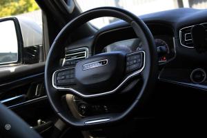 Pelēks Jeep Wagoneer 2022 Viļņa, ar dzinēja tilpumu 5.65 L un nobraukumu 131 tūkst. km par 42900 €, foto 17 vietnē AUTOMOTO.COM.LV