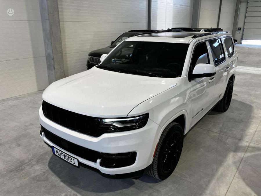 Balts Jeep Wagoneer 2022 Klaipėda, ar dzinēja tilpumu 5.65 L un nobraukumu 63 tūkst. km par 52030 €, foto 1 vietnē AUTOMOTO.COM.LV