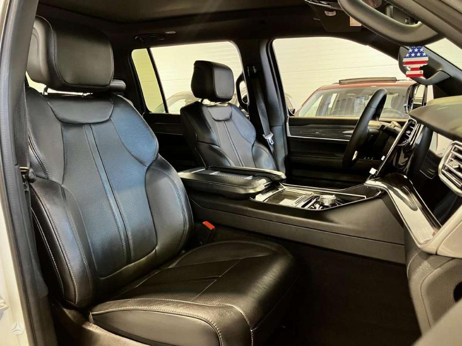 Balts Jeep Wagoneer 2022 Klaipėda, ar dzinēja tilpumu 5.65 L un nobraukumu 63 tūkst. km par 52030 €, foto 18 vietnē AUTOMOTO.COM.LV