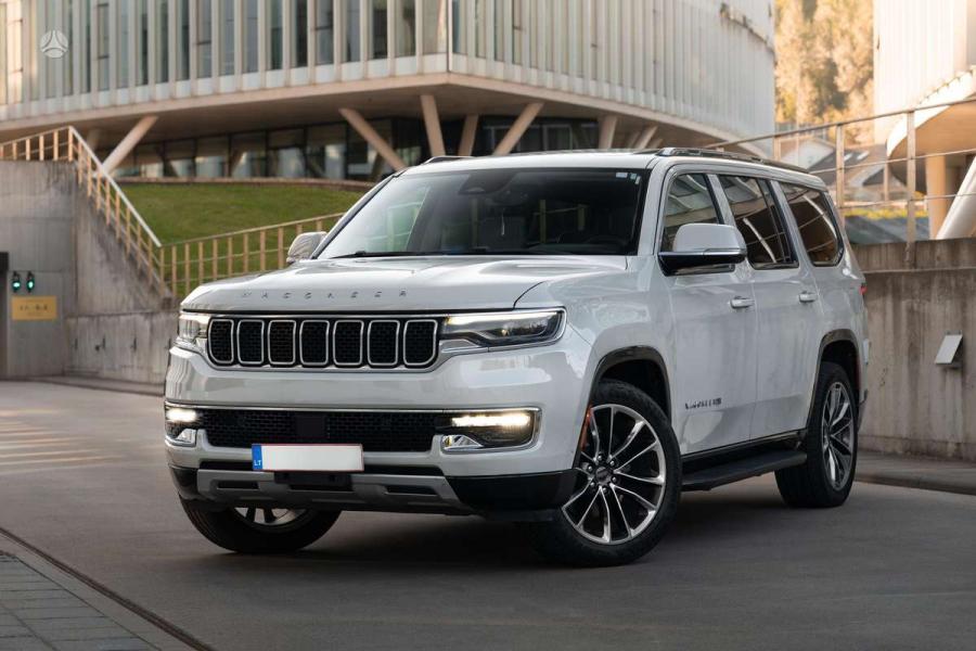 Белый Джип Wagoneer 2022 в Вильнюс, объемом двигателя 5.65 л и пробегом 85 тыс. км за 46999 €, фото 1 на AUTOMOTO.COM.LV