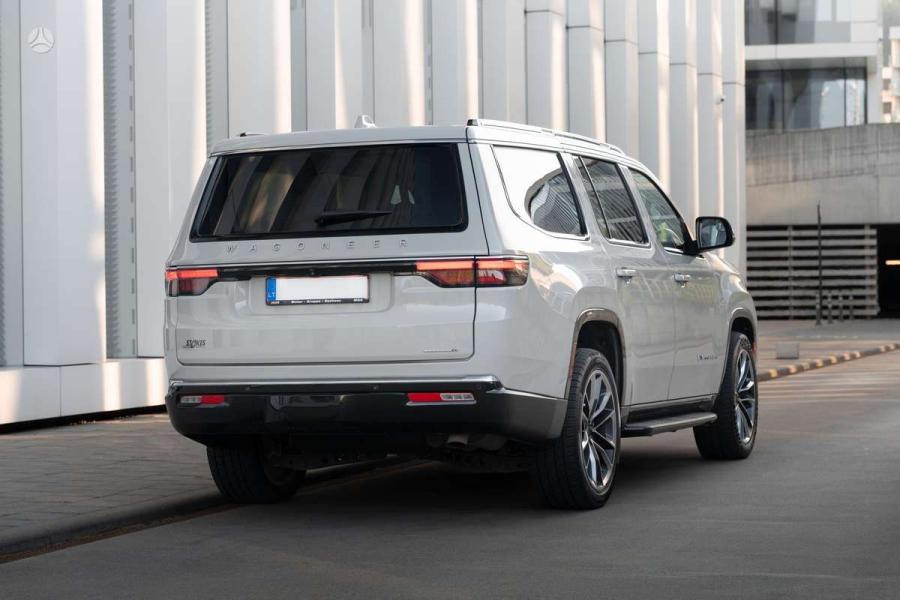 Белый Джип Wagoneer 2022 в Вильнюс, объемом двигателя 5.65 л и пробегом 85 тыс. км за 46999 €, фото 6 на AUTOMOTO.COM.LV