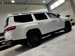 Balts Jeep Wagoneer 2022 Klaipėda, ar dzinēja tilpumu 5.65 L un nobraukumu 63 tūkst. km par 46585 €, foto 12 vietnē AUTOMOTO.COM.LV