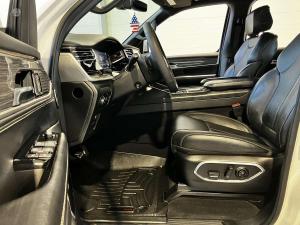 Balts Jeep Wagoneer 2022 Klaipėda, ar dzinēja tilpumu 5.65 L un nobraukumu 63 tūkst. km par 46585 €, foto 15 vietnē AUTOMOTO.COM.LV