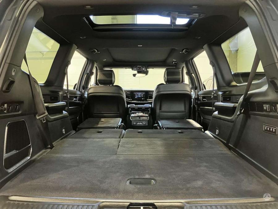 Balts Jeep Wagoneer 2022 Klaipėda, ar dzinēja tilpumu 5.65 L un nobraukumu 63 tūkst. km par 46585 €, foto 23 vietnē AUTOMOTO.COM.LV