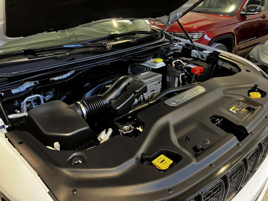 Balts Jeep Wagoneer 2022 Klaipėda, ar dzinēja tilpumu 5.65 L un nobraukumu 63 tūkst. km par 46585 €, foto 37 vietnē AUTOMOTO.COM.LV