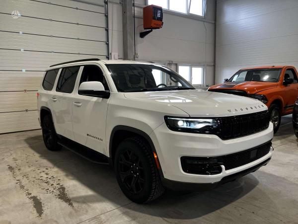 Balts Jeep Wagoneer 2022 Klaipėda, ar dzinēja tilpumu 5.65 L un nobraukumu 82 tūkst. km par 42900 €, foto 2 vietnē AUTOMOTO.COM.LV