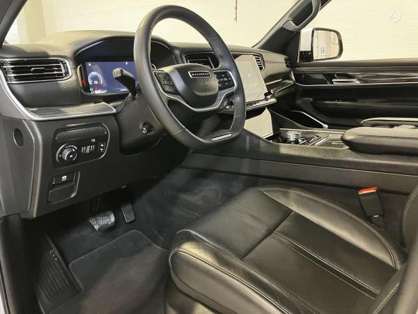 Balts Jeep Wagoneer 2022 Klaipėda, ar dzinēja tilpumu 5.65 L un nobraukumu 82 tūkst. km par 42900 €, foto 8 vietnē AUTOMOTO.COM.LV