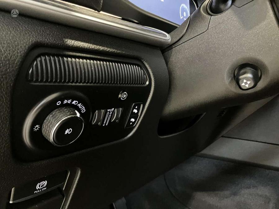 Белый Джип Wagoneer 2022 в Клайпеда, объемом двигателя 5.65 л и пробегом 82 тыс. км за 42900 €, фото 19 на AUTOMOTO.COM.LV